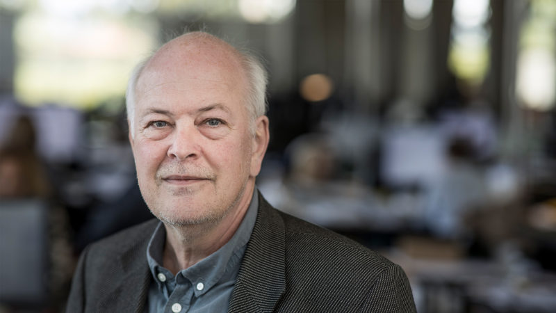 Ekspert i byudvikling og arkitektur Jan Albrechtsen sidder i Odense ...